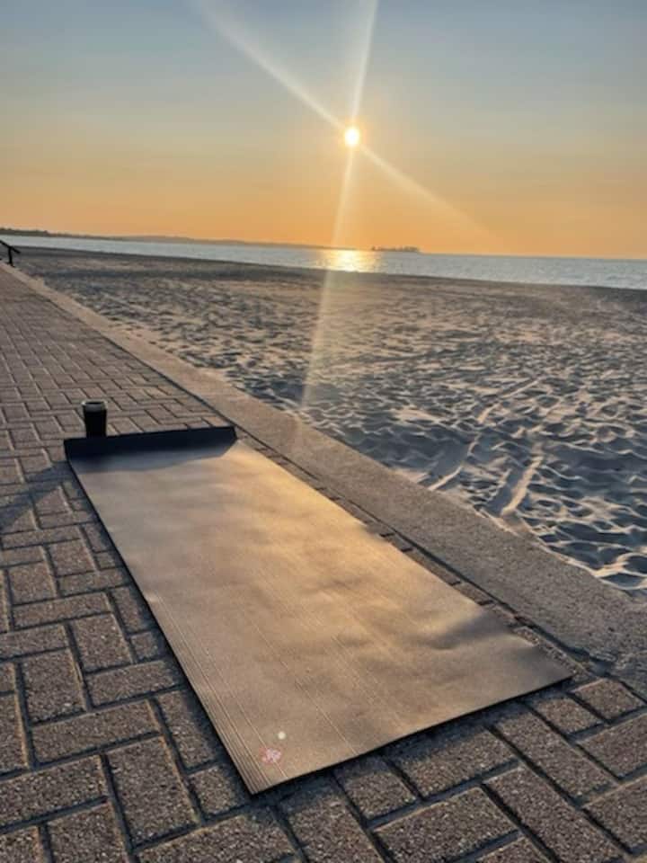 Whales Tale Fantastic Beach Home This 
Summer 2025 - Stratford, CT