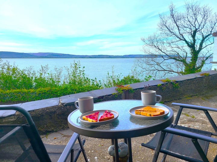In Aberdovey Sleeps 5, Fab Location  Whole Cottage - North Wales