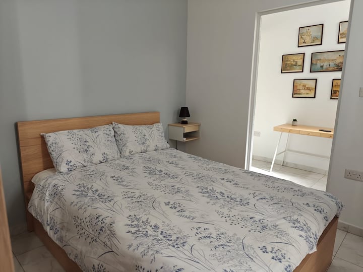 Central Cozy Stay With Classic Charm - Malta