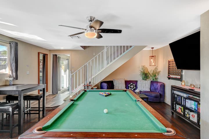 15 Beds, Heated Pool, Near Strip | Vibes Dot Vegas - Las Vegas