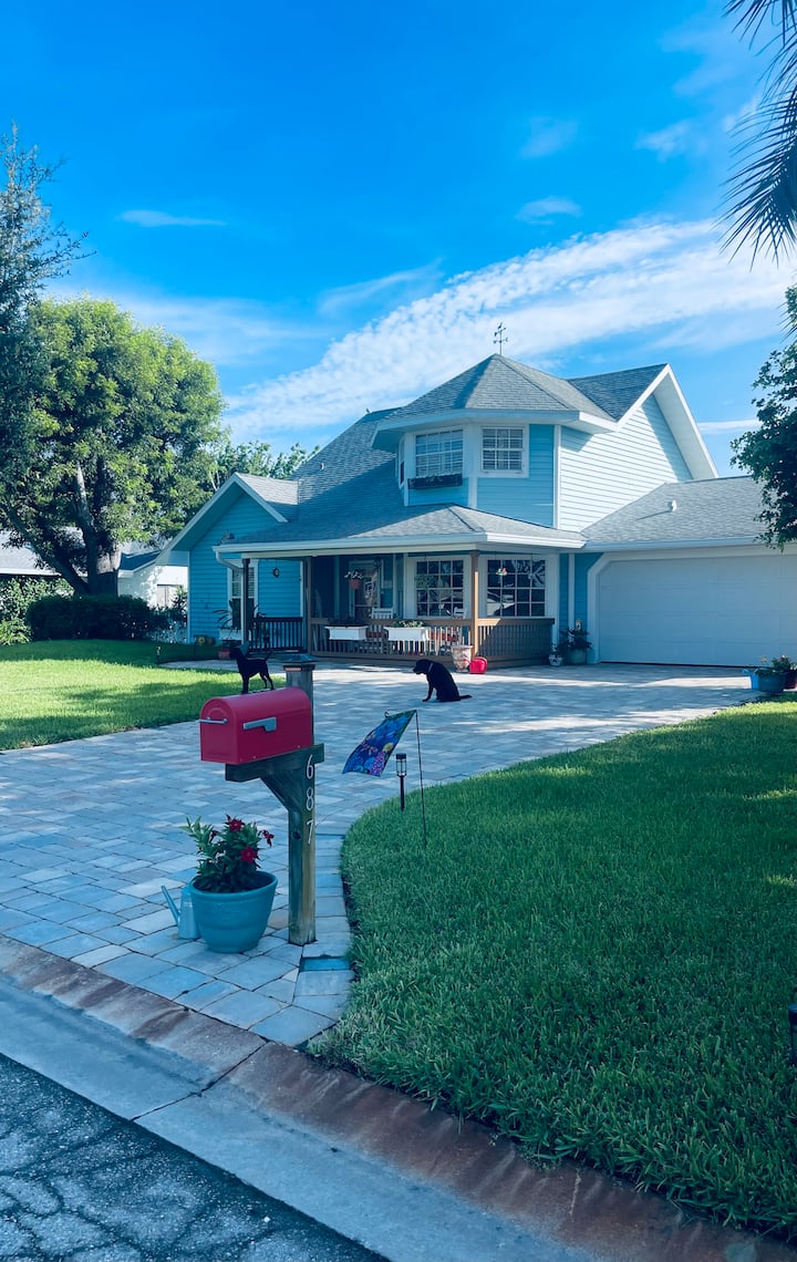 Circle Soliel; Beach Theme In A New England Home! - Fort Myers, FL