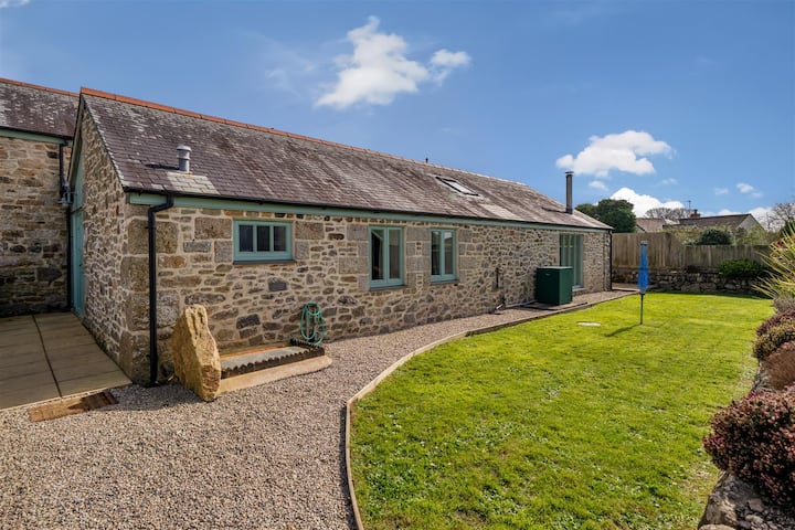 Well-located Barn Conv Nr Praa Sands Cornwall - Porthleven