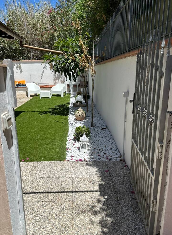 Luna Rossa, Speciale Trivano Con Giardino (6 P.l.) - Villasimius