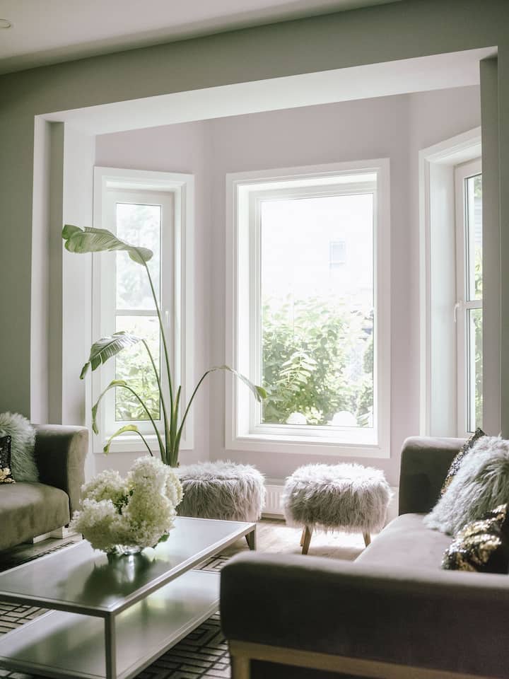 Octagon House! Pet Friendly  5 Bdrm/5.5bath - Prince Edward