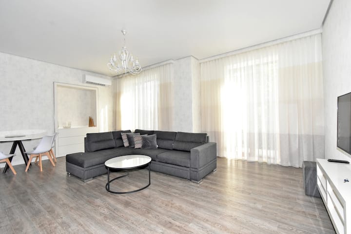 Modern Style Apartment In The Center Of Yerevan - Yerevan