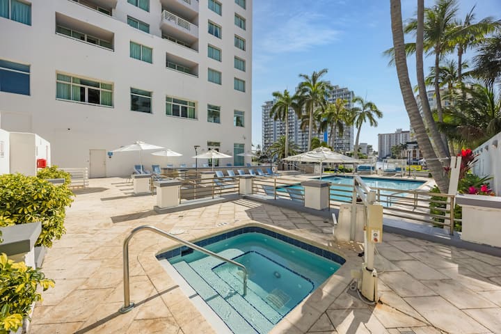 Resort-style 1br | Intracoastal + Walk To Sand - Fort Lauderdale