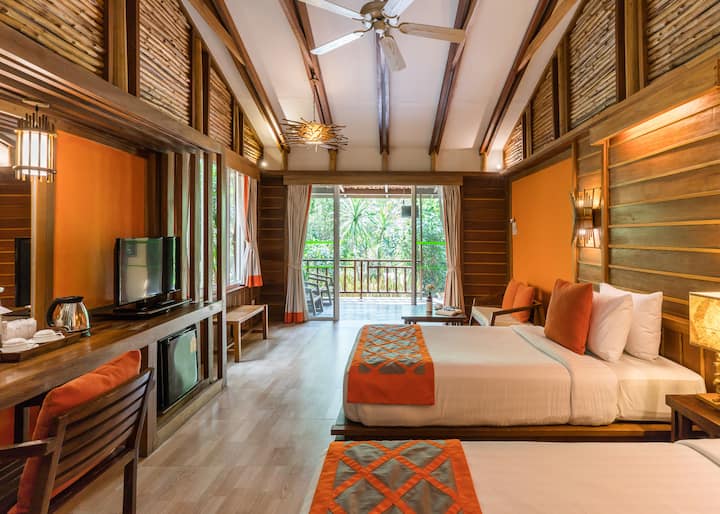 Deluxe Room • Classic Log Style By River Kwai - Kanchanaburi