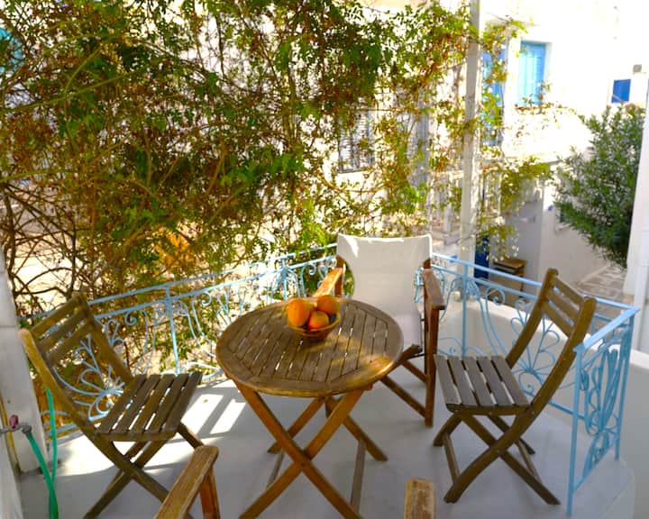 Paros, Cyclades : Close To The Beach – 6 Persons. - Paros