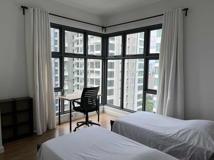 Makati Condo 2 Bedrooms + 2 Bathrooms - Makati