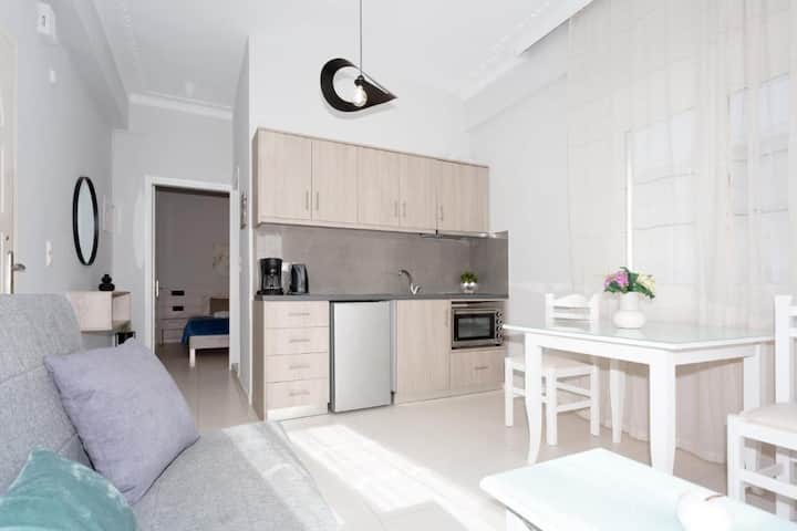 Eleni Apartment 1 -Only 50meters From Sandy Beach! - La Canée