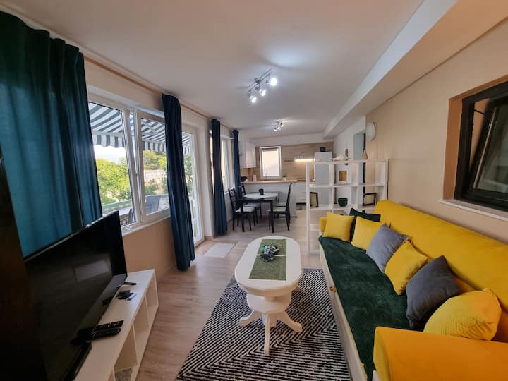 Modern And Spacious Holiday Home With Jacuzzi - Premantura