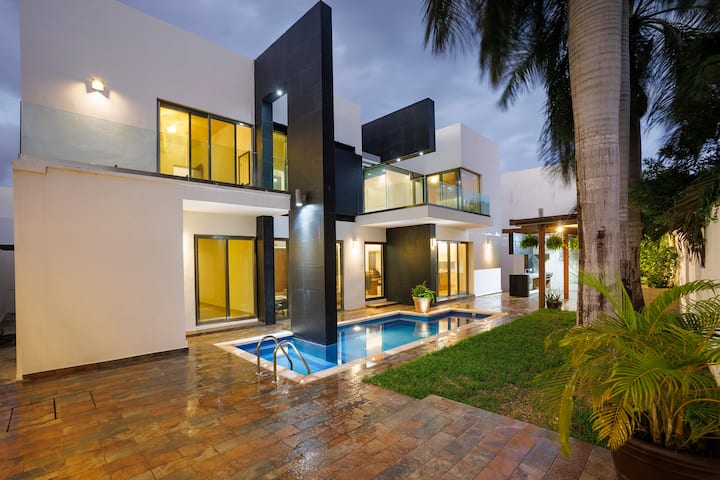 Hermosa Casa Renovada Con Alberca Privada Cancún - Cancún