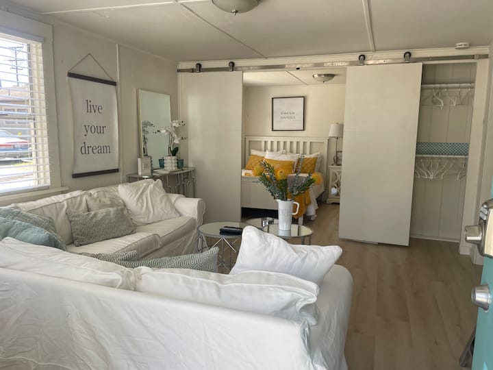 Beautiful Beach Bungalow In Santa Cruz - Santa Cruz, CA