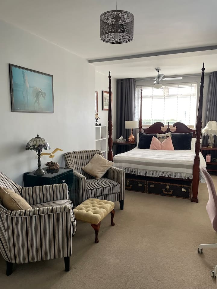 Private  Room With Seaviews - Southend-on-Sea