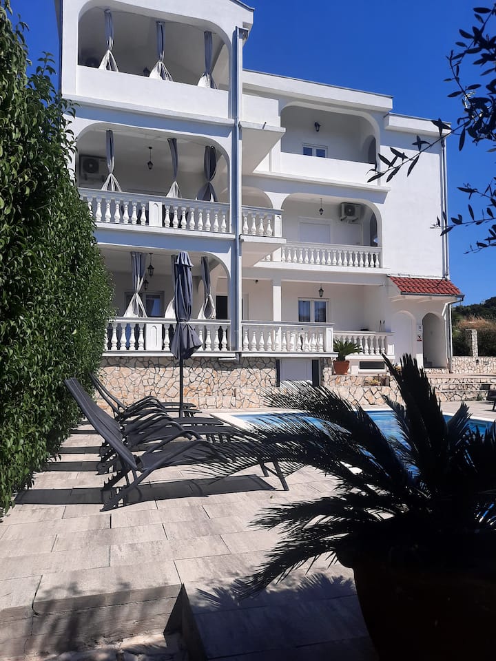 Luxury Three Bedroom Apartment Natura With Pool - Zadar