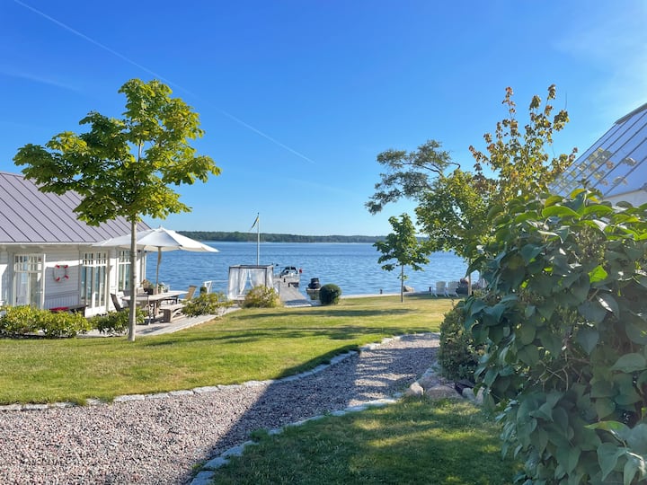 Unique Sea Side Villa With Private Beach - Vaxholm