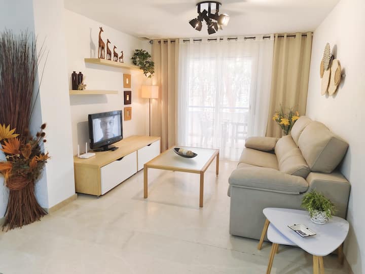 Vivienda Residencial Con Piscina - Garrucha