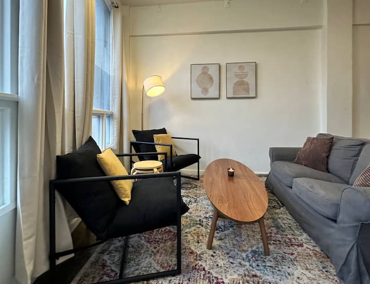 Beach Artist Studio W/loft Bed On Pch - Santa Monica, CA