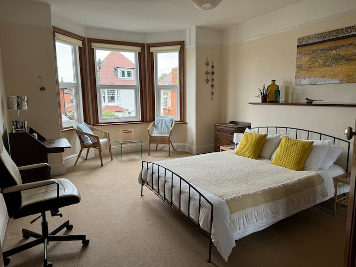 Walk To Beach, Shops & Restaurants - Bournemouth