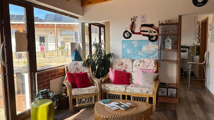 Bed In 8 Bed Mixed Dorm. Breakfast Included - Sagres