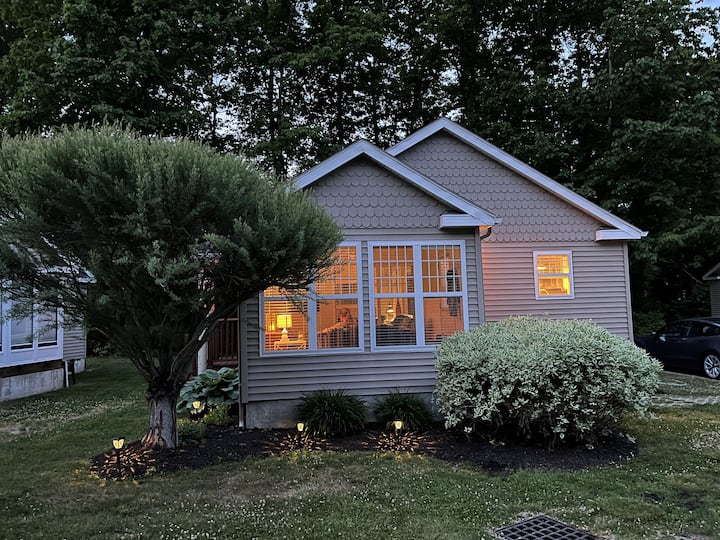 Beautiful Cottage In Wells, Me - Wells