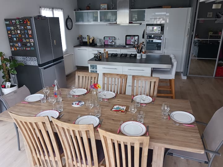 Maison Familiale Avec Jardin, Clim, Bbq & Jacuzzi - Aeropuerto Lyon Saint Exupery (LYS)