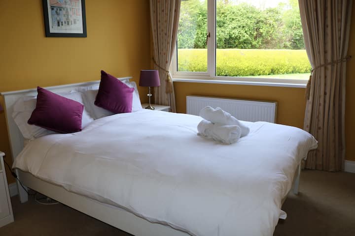 Double Bedroom In The Heart Of Boyne Valley Meath - Ashbourne