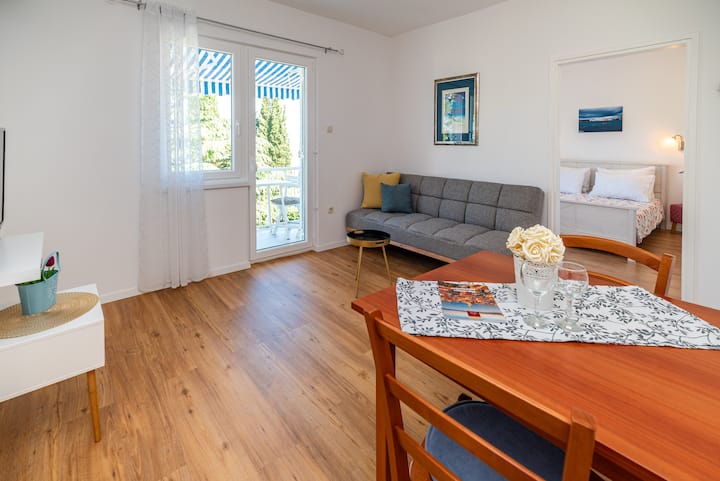 Apartment On The Beach With Beautiful Sea View - Cres