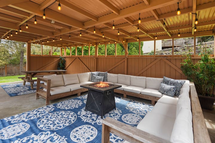 Acclaimed 4br Modern Eclectic | Great Patio & Yard - Shoreline, WA