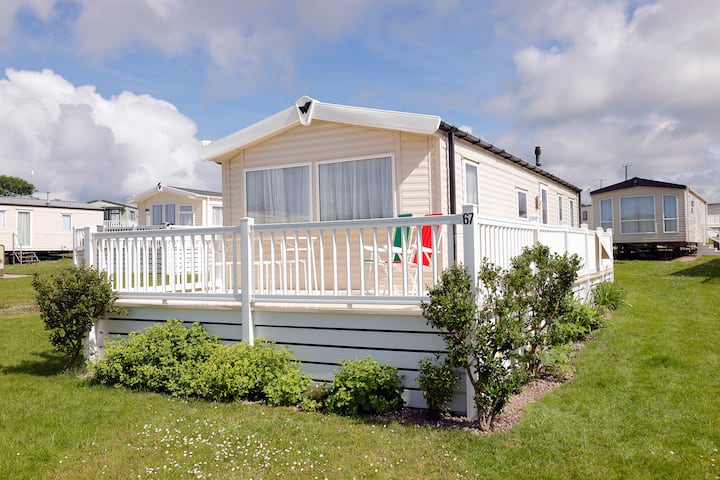 Family Friendly Cornish Caravan Near Beach & Town - Bude