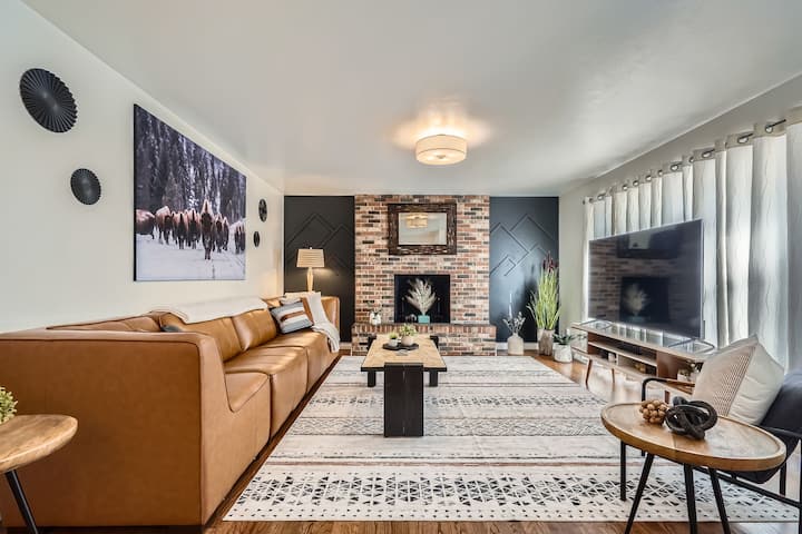 Near Denver, Boulder, Mountains. 5 Beds, 2 Kings. - Arvada, CO