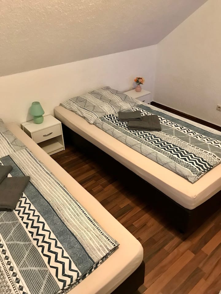 Cleopatra - Zweibettzimmer Mit Gemeinschaftsbad - Oranienburg