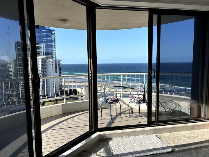 Sun, Fun, Surf, Sand & Views At Surfers - 골드코스트
