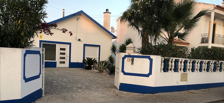 La Petite Maison Du Bonheur - Porto Covo