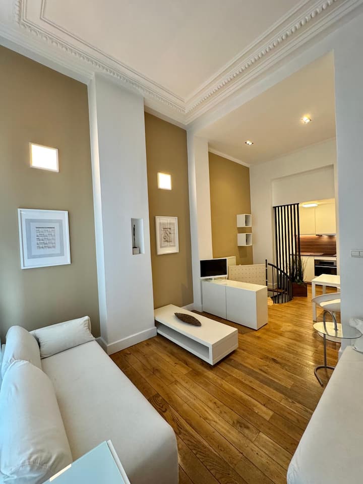 Duplex Rénové Au Centre – ÉLégant Et éQuipé - Brussels