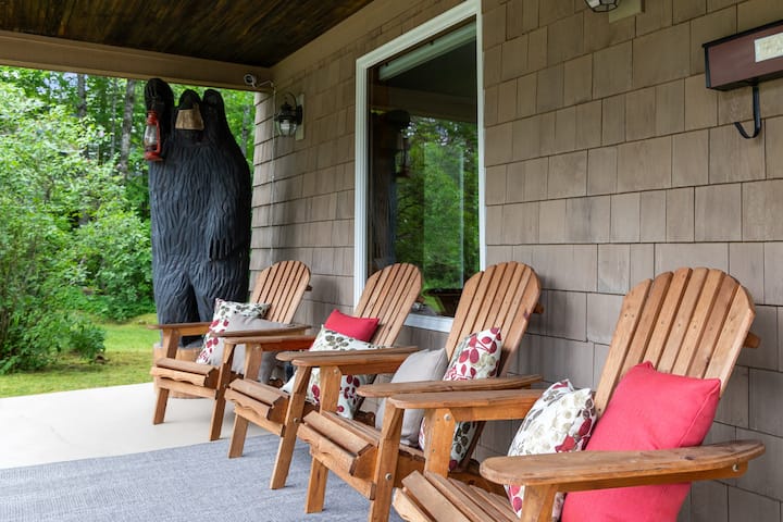 Charming 3 Br 2 Ba Home, One Block From Downtown - Lake Placid, NY