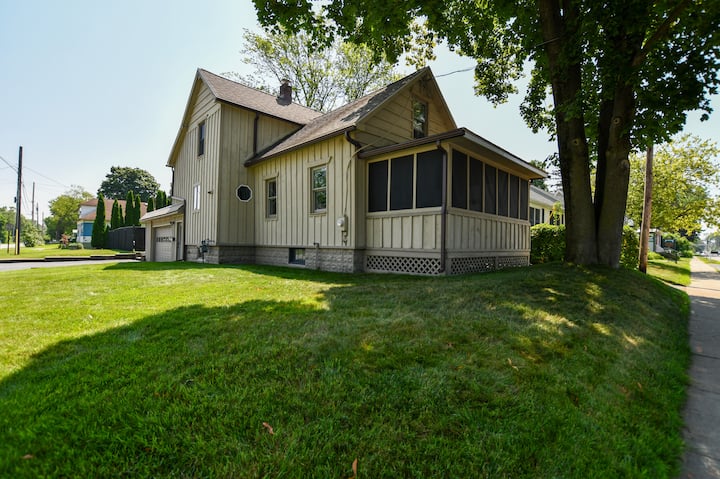 Private City Line Compound - Glens Falls, NY