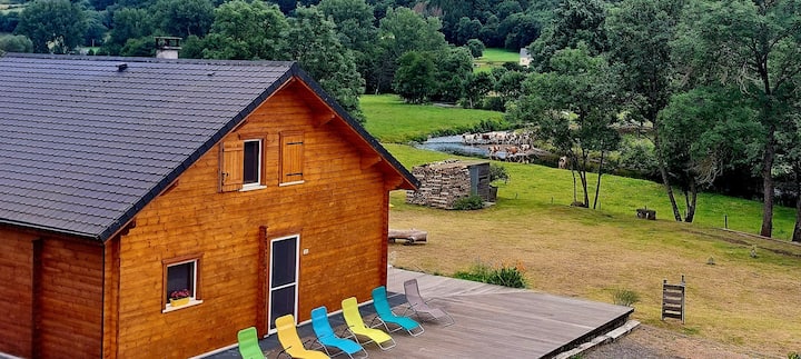 Le Chalet Rivière Et Montagnes - Cantal
