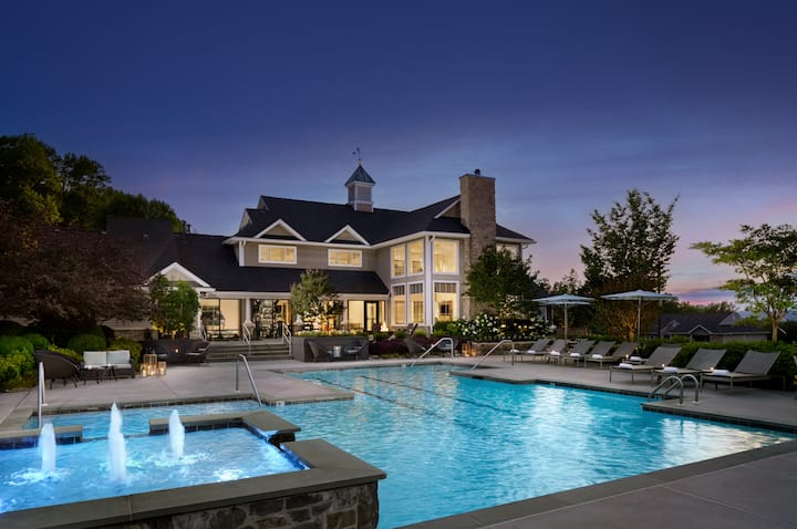 Modern Apt W/ Pool | Great Location | Ave Living - Bucks County, PA