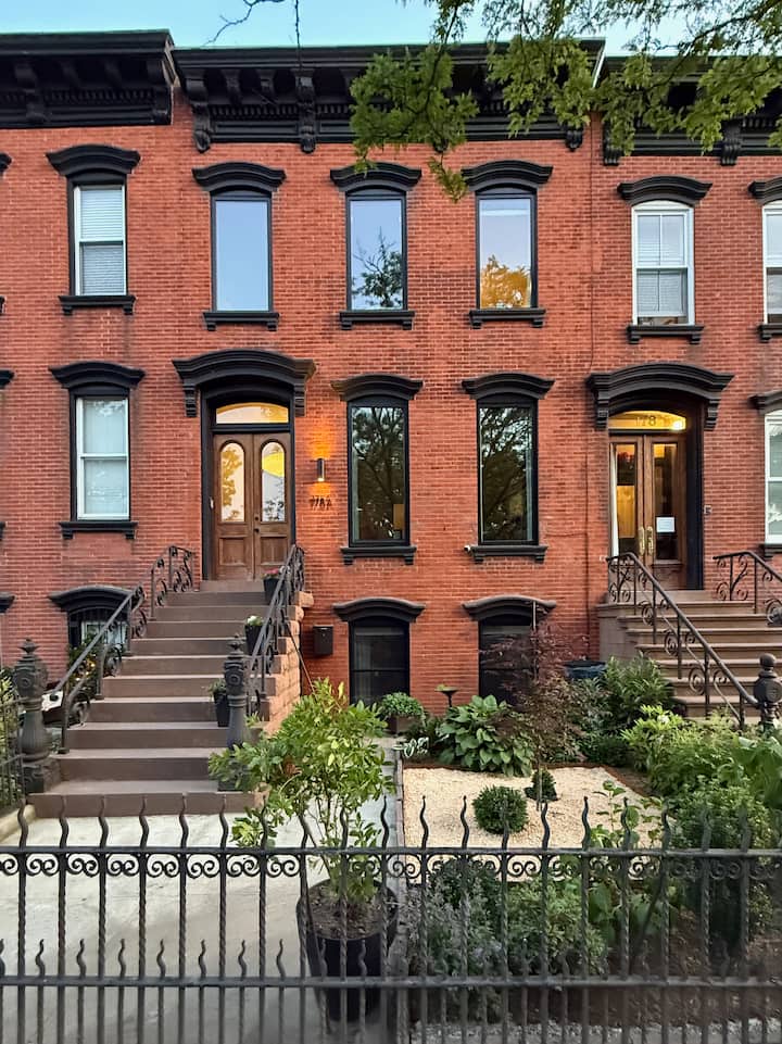 Spacious Studio With Full Kitchen - Gowanus - New York