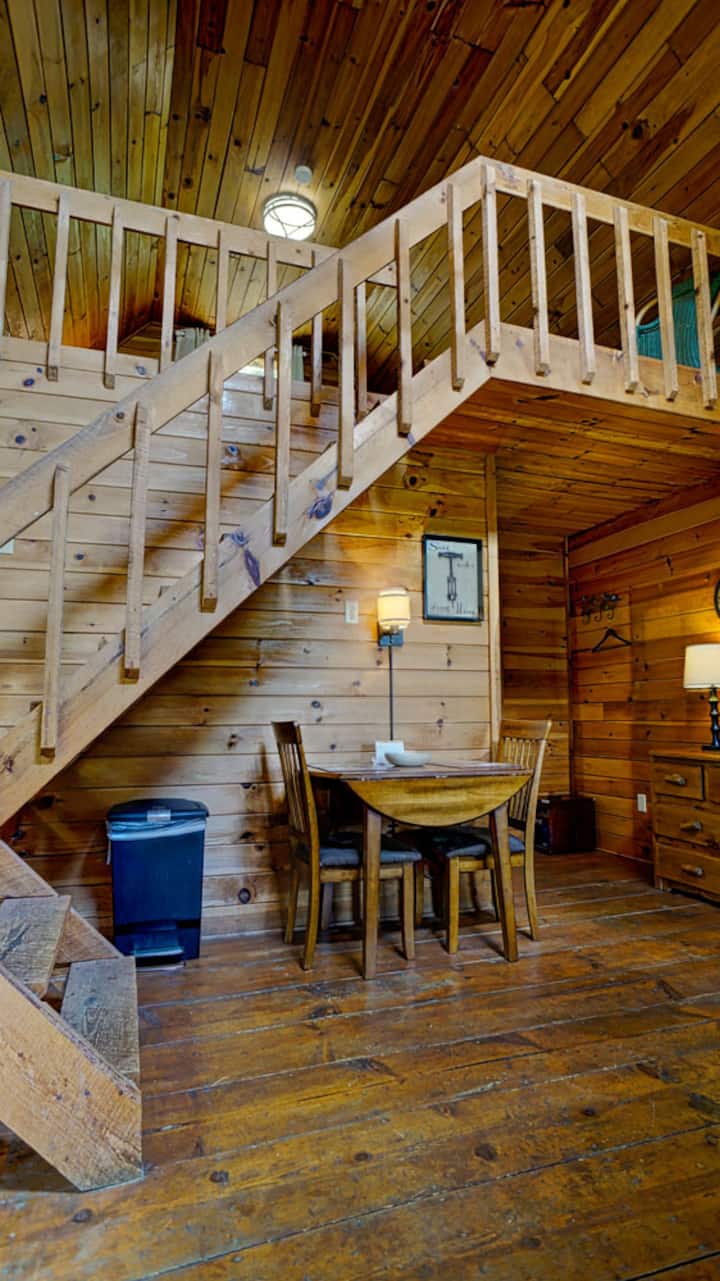 Bear's Paw At Paradise Hills Winery Resort - Blairsville, GA