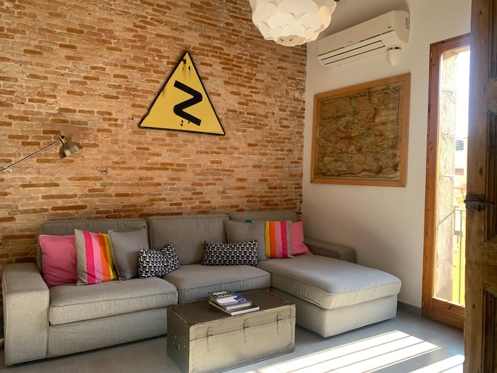 El Born 2 Bedroom 3 Bed Duplex 75 Sq M With A/c - Barcelona