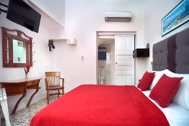 Habitación Con Balcón. Desayuno & Wi-fi Incluido - Havana