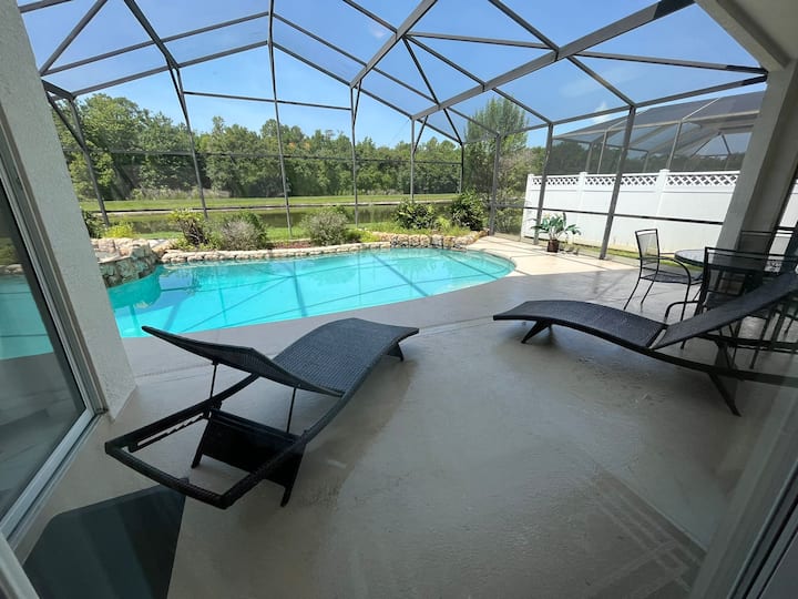 Pond House - Newly Updated With Pool & Jacuzzi. - Kissimmee, FL