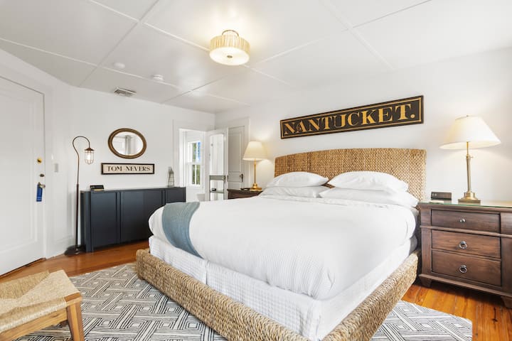Tom Nevers - Carlisle House - Nantucket