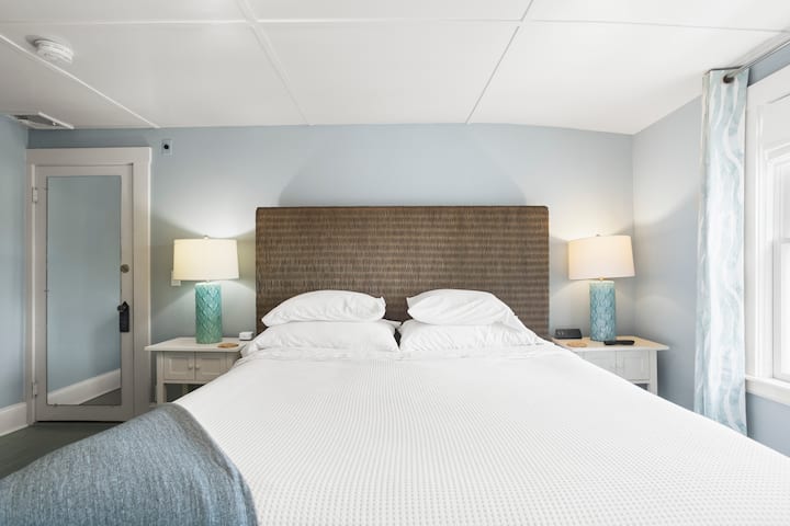 Surfside - Carlisle House - Nantucket, MA