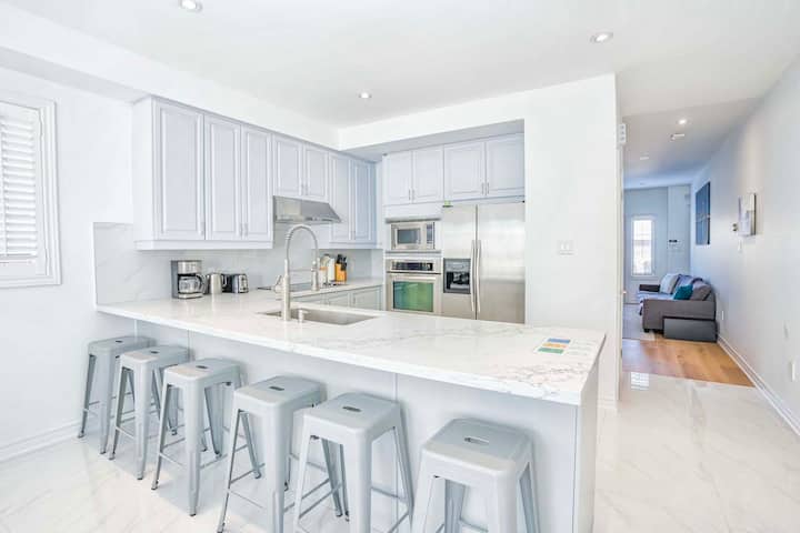 Toronto Gem: Steps From Beach, Ttc, And Downtown! - BMO Field