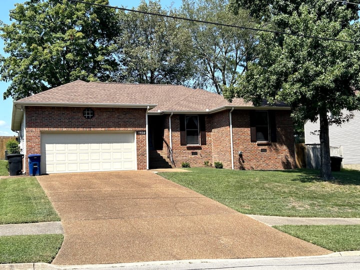3 Bedroom House In Franklin - 