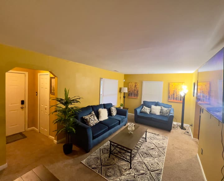 Cozy 4 Bedroom Ranch Near Freeway/downtown - Fraser, MI