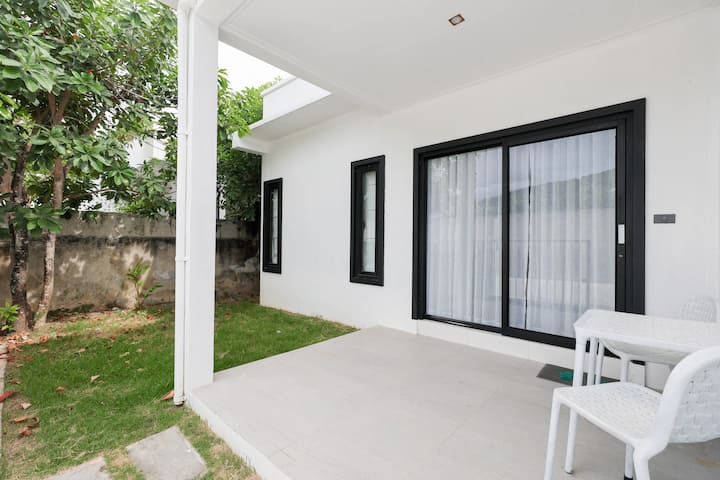 Two-room House Bangtao - Thalang District